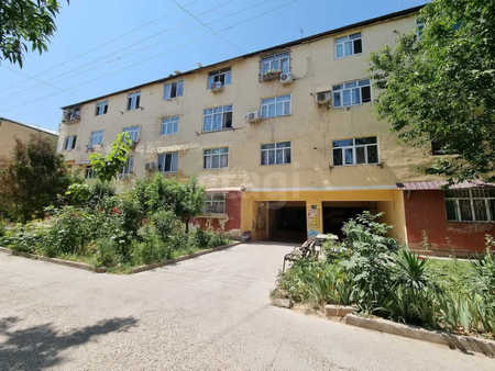 Своя.Юнусабад-2. 1/2/4..28кв.м.Без ремонта.Не торец, с балконом.Акфа.