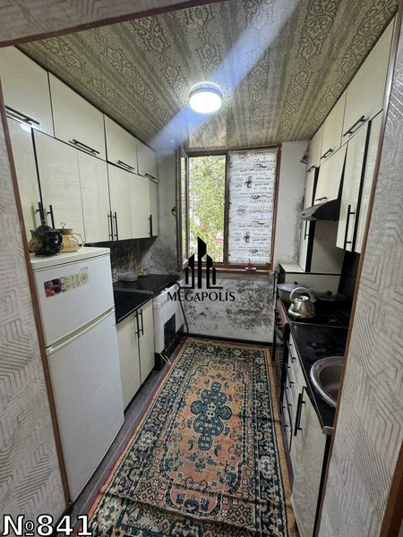 Chevar tomondan 2 xonali kvartira sotiladi №841
