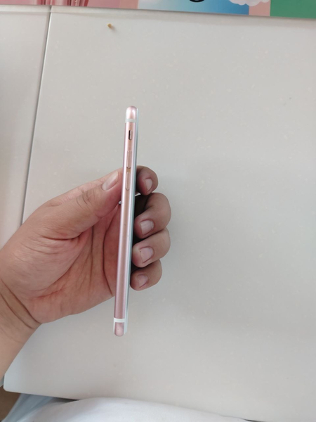 iphone 6s 32 gb pink  xolati zor srochna pul kere                    .