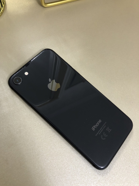 Iphone 8, ideal xolati, akkumulyator usileniy