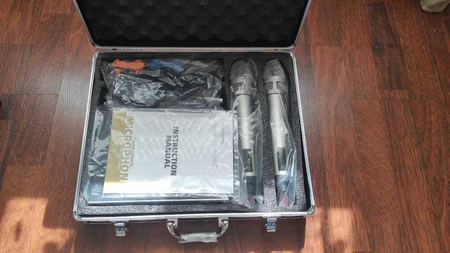 Комплект приемника и беспроводных микрофонов для караоке и выступлений