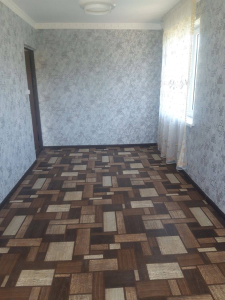 Продаётся 2х комнатная квартира на 4 этаже в 5ти этажном доме Вогзал
