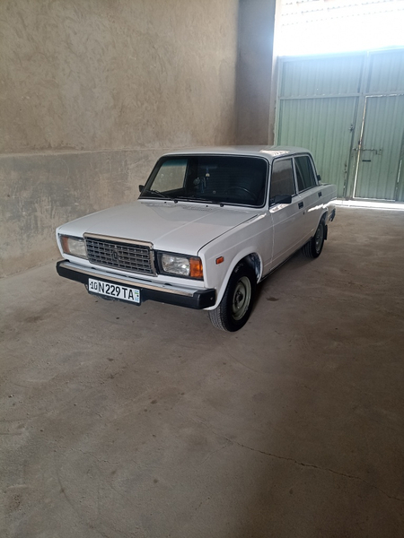 BAZ 2107 sotiladi