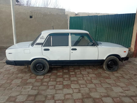 Ваз 2107 сотилади