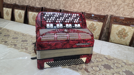Продаётся Баян Weltimeistr немецкий