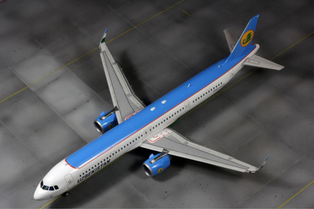 Ручная модель Airbus A321 – Uzbekistan Airways (масштаб 1/144)