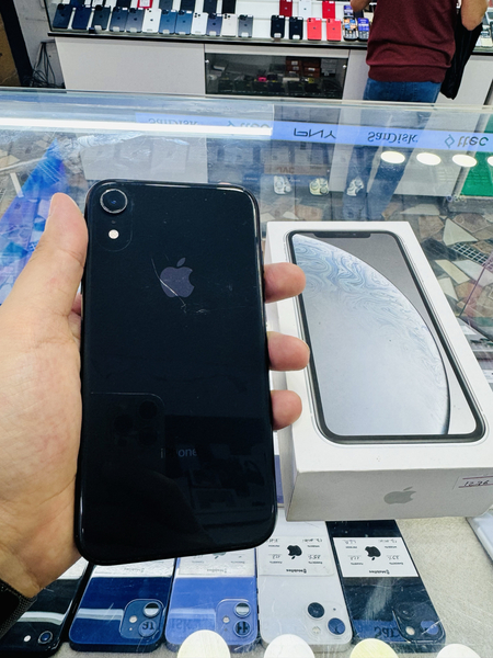 iPhone Xr  128 gb black
