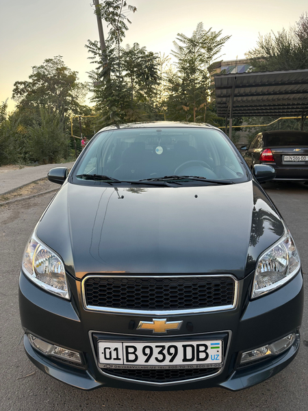 Продам свою Нексию 3