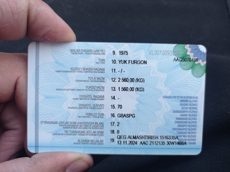 Uazik sotiladi  kimga kerak bulsa kelinglar