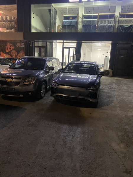 BYD E2 yangi eletromobile