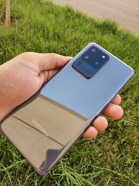 Samsung Galaxy S20 Ultra 5G. Snapdragon 865. OzU 12/256 GB Hotira