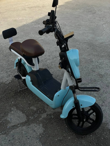 Elektro skuter sotiladi