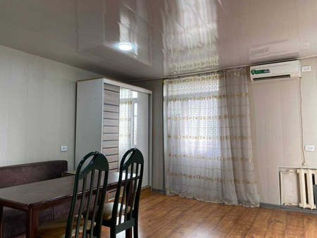 м.Ойбек Госпитальный 1-комнатная 2/2 35 м² ремонт меб/тех