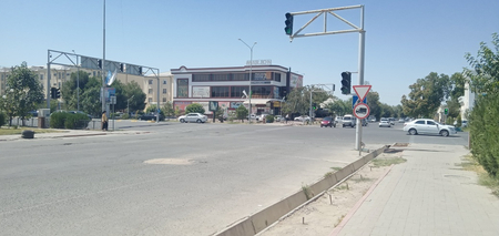 Shahar markazidan 3 xonali 113 m² kvartira sotiladi