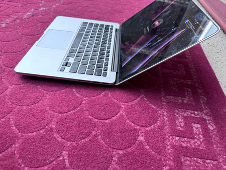 MacBook Pro Sotiladi. Pul zarur Arzon ga bervoraman.