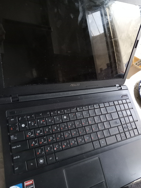 Asus notebook sotiladi