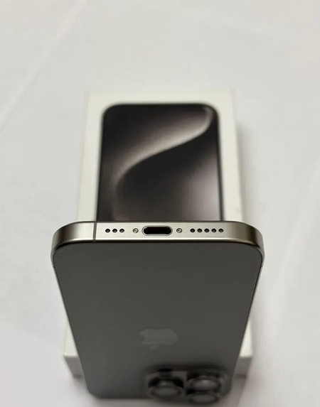 Iphone 15 pro 128 Gb Natural Titanium sotiladi !!!