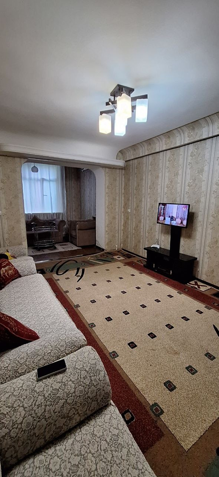 Chilonzor tagovi sentr 450