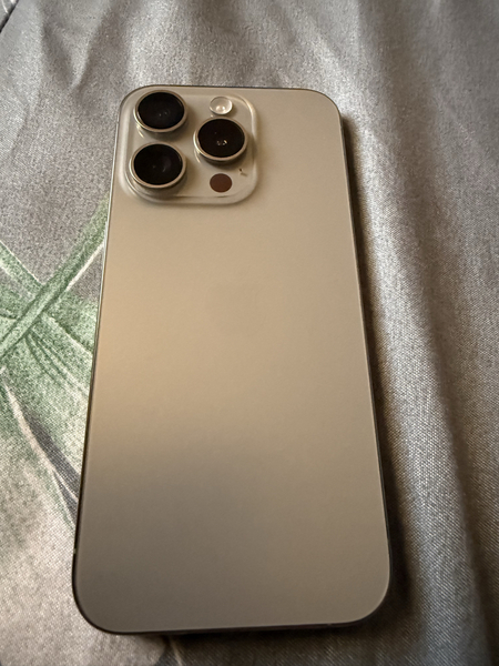 Iphone 15 pro 128gb LL/A esim