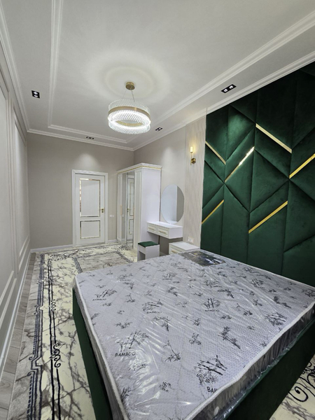 Продается 3 ком. Квартира площадью 98 кв.м. Ор. Супермаркет Буюк