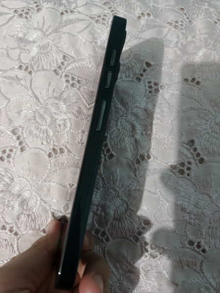 Android S 24 ultra. Xotirasi 1 terabayt