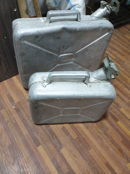 Канистры Продаётся