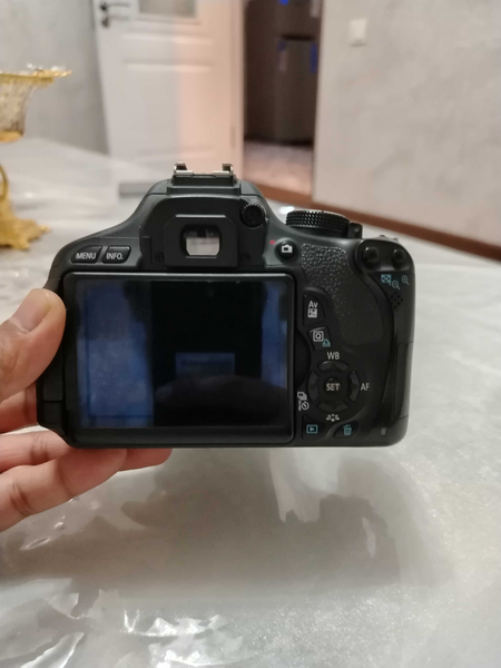 Canon rebel t3i sotiladi