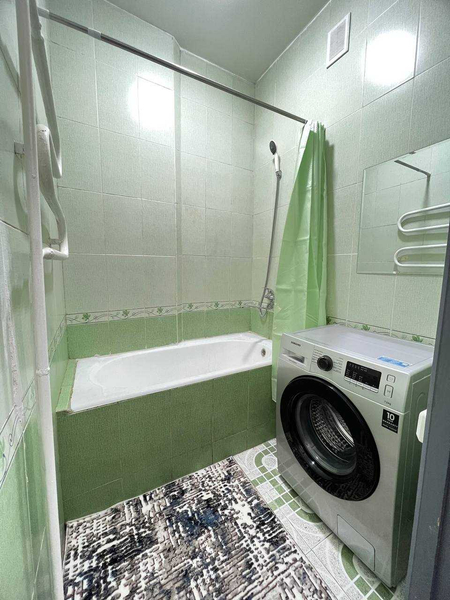 продам 1 комнатную квартиру метро мирза улугбек 42000