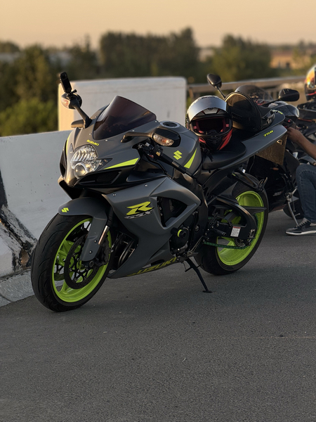 Suzuki gsxr 750 k7