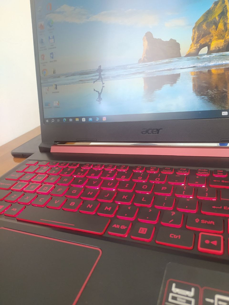 Acer nitro 5 Gaming sotiladi