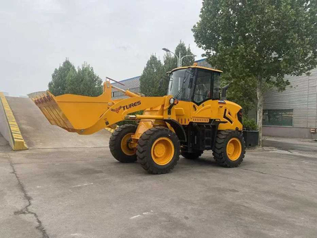 TURES HR935С 1,5 m3 фронтальный погрузчик (85 Kw)