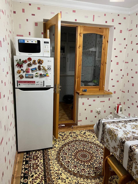 В аренду 4 х комнатная. Микрорайон