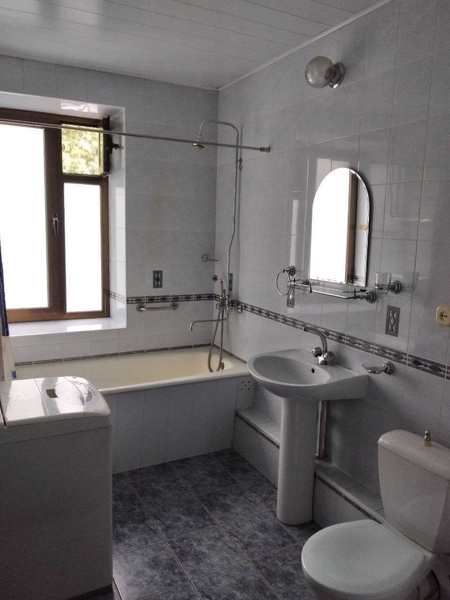 Срочно. Продаю двух комнатную квартиру Ц-1