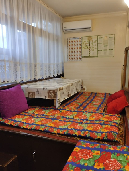 Srochno Arzon Uy Yinusobod 18kv 77 seriya 3 xona 2 etaj Remontlari bor
