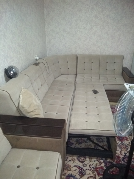 Продам угловой двухспальный диван+кресло