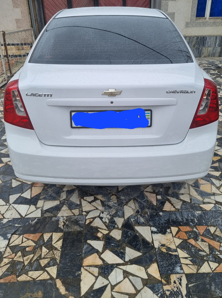 Lasetti 1.8 Rodnoy sotiladi