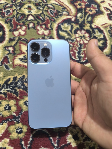 Srochni Iphone 13 pro  256 gb