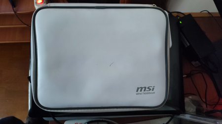 Нетбук msi Аккумулятор держит 4-часа.