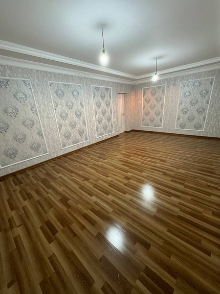 Bektemir rayonda uy srochna sotiladi 1.1 sotx 5 xona+oshxona+podvol