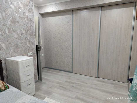 Продается трехкомнатная квартира на сергелях,