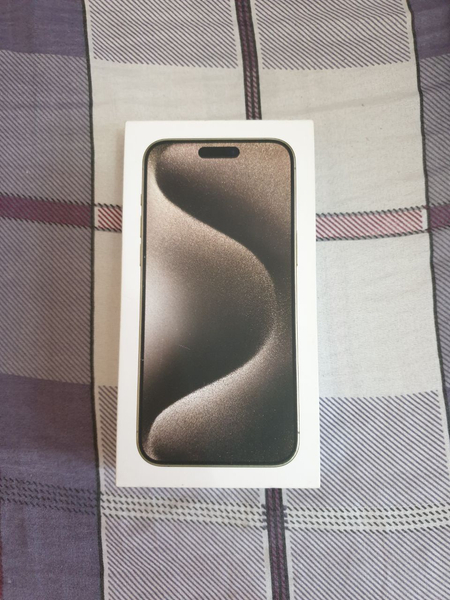 Продам оригинальную коробку от Iphone 15 Pro Max
