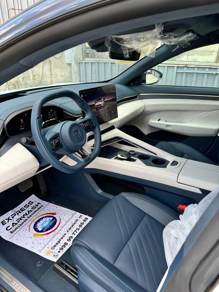 Zeekr 001 Z sport белый
