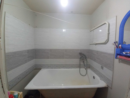 Sergeli 4, 1 xonali uy yarmarkani oldida