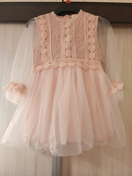 Новое нежное платье цвета зефирки на 6-8 лет.