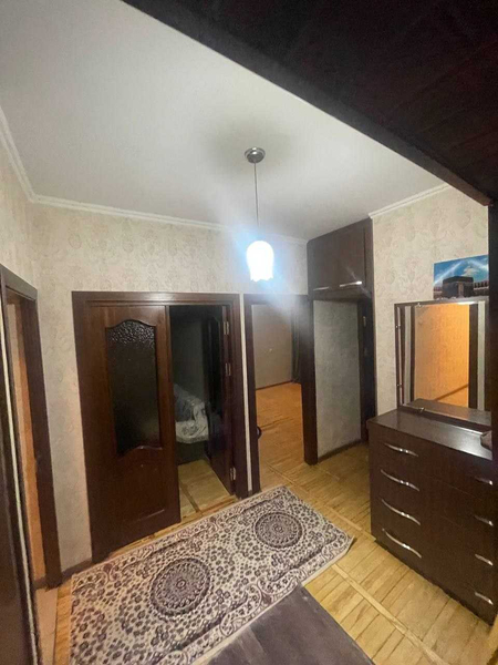 Cрочно сдается 4-х комн квартира в Куйлюк-1, 4/2/4 кўрлар жамияти