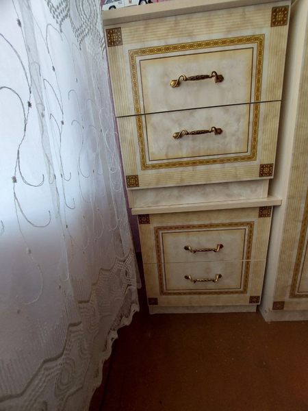 Продам спални гарнитур и горка камод