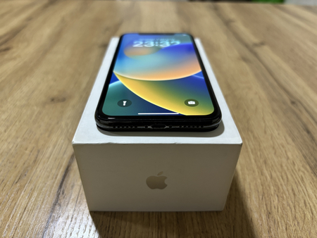 iPhone X в идеальном состоянии