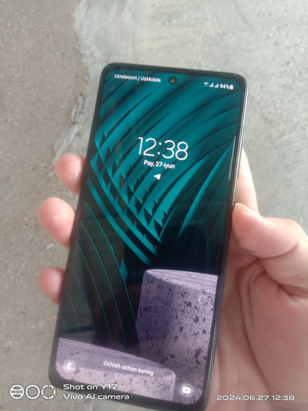 A51 128 GB ekran alishgan orginaliga norm tel 750 qiberaman srochna