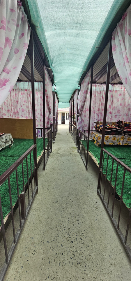 Osh xona (Baliq xona) sotiladi. Samarqand Jomboy