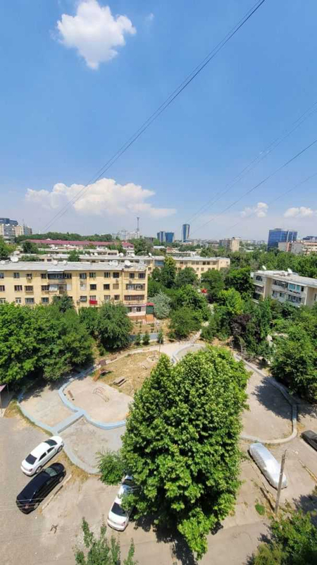 Срочно продается квартира в Ташкенте , Юнусабад ц-5 3/8/9 (J2767)